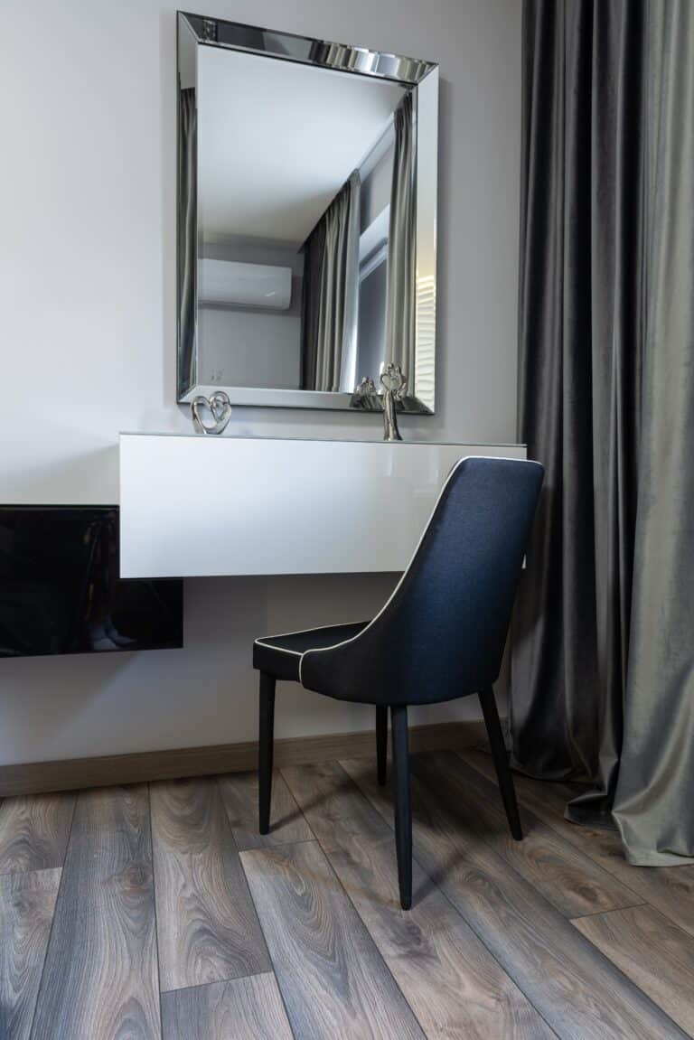 How do Mirrors Make Your Home Office Look Better?