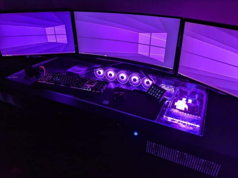 A Complete Guide to Triple Monitor Setup on a Small Desk