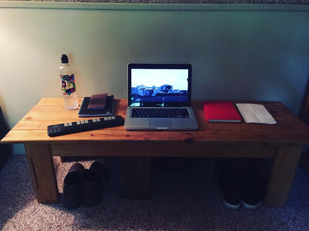 Are Floor Desks Ergonomic? - The Nature Hero