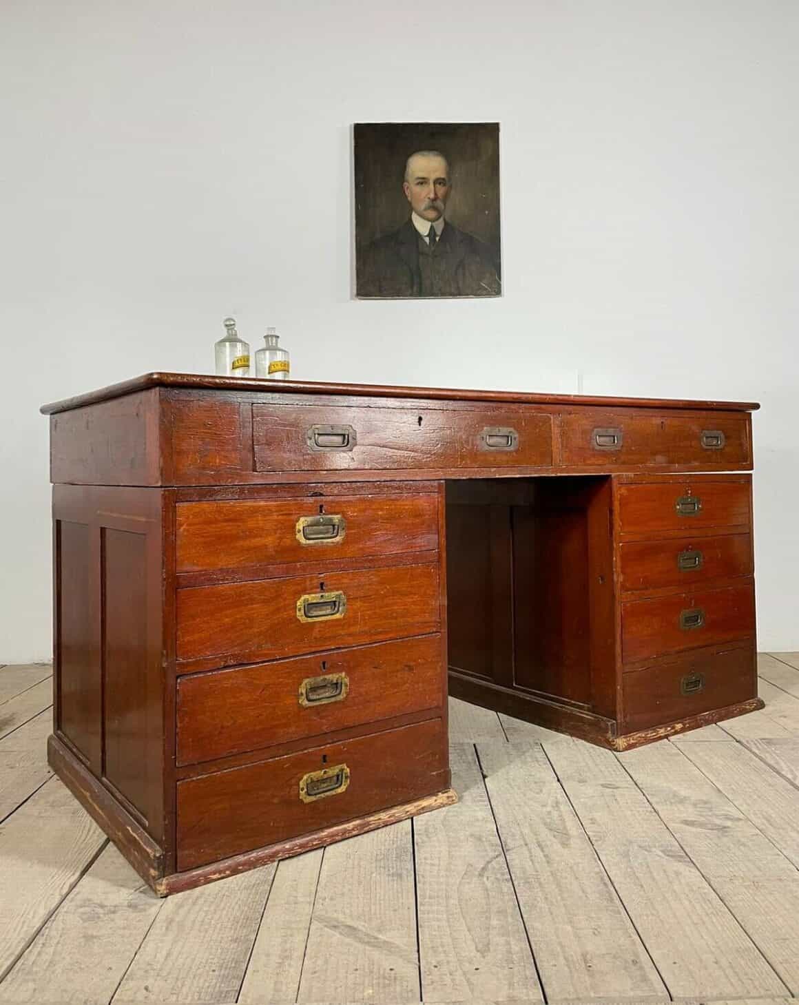 10 Things You can do With Your Old Office Desk - The Nature Hero