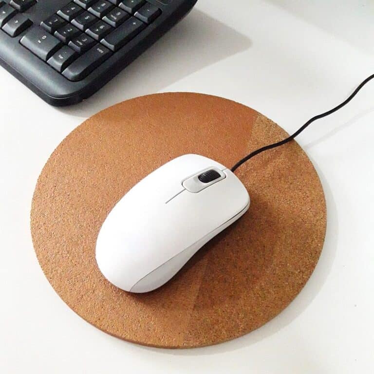 What is the Best Mouse Pad Material? - The Nature Hero