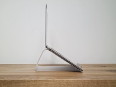 How to Use a Laptop Stand Ergonomically? - The Nature Hero