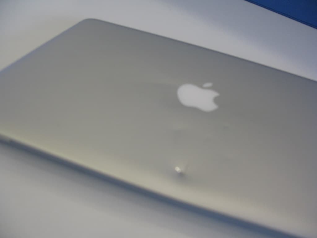 Plastic Vs. Metal Laptop: Which Body is Better? - The Nature Hero