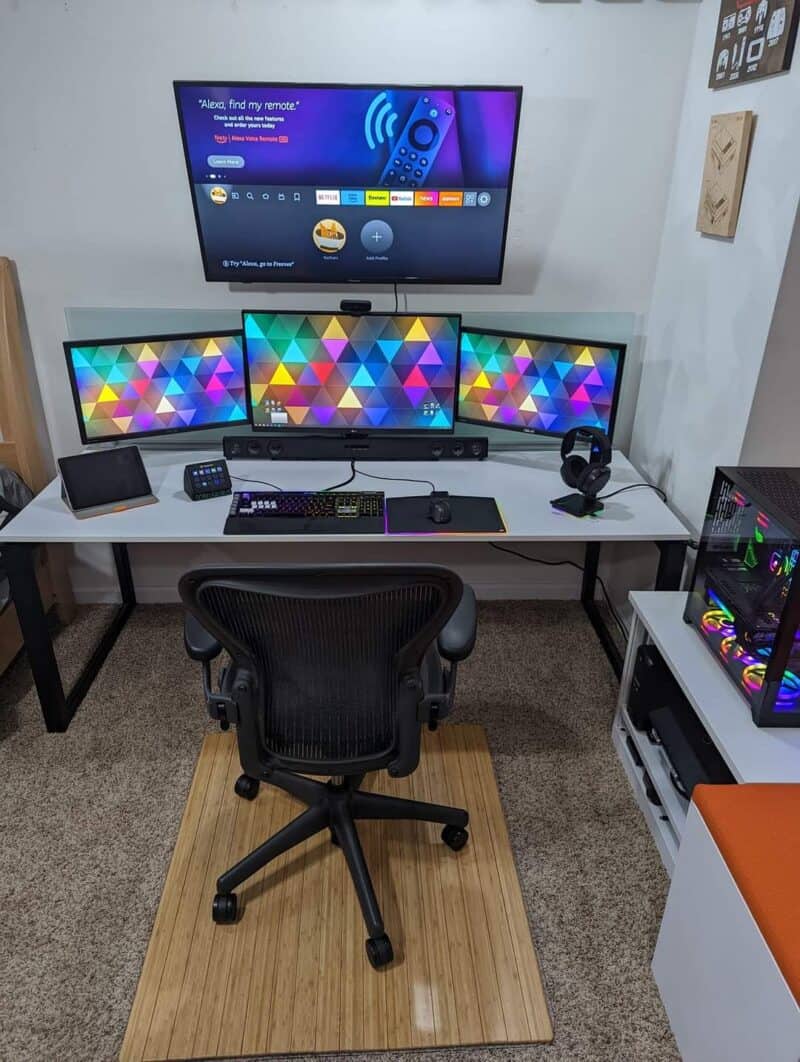 Should You Place PC Under the Desk? Here's Why You Shouldn't - The ...