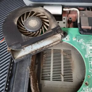 Should You Place PC Under the Desk? Here's Why You Shouldn't - The ...
