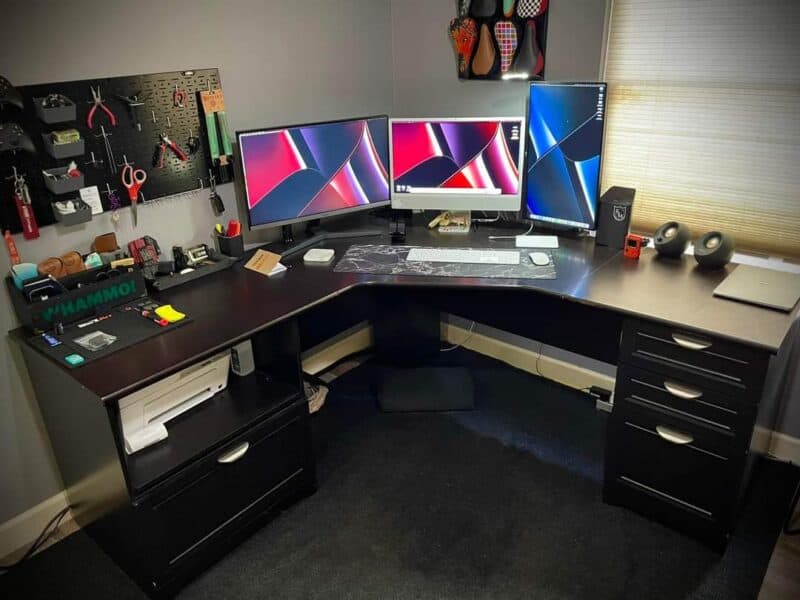 How to Properly Set Up an L-Shaped Desk? [10 Easy Steps] - The Nature Hero